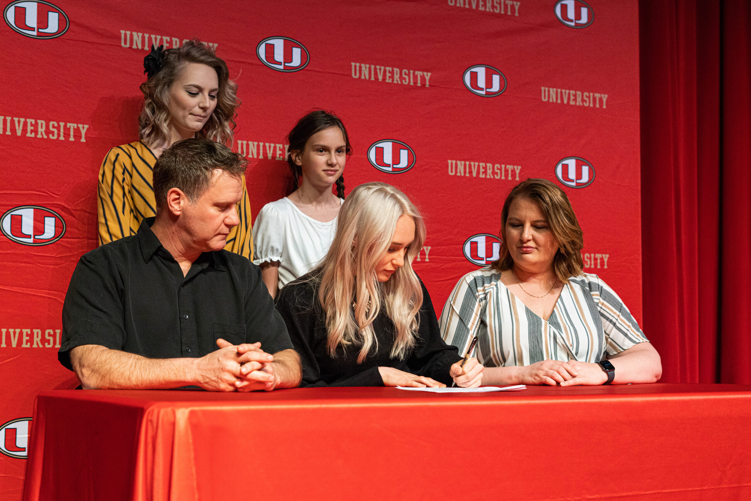Five more UHS student-athletes sign to continue careers at the next ...