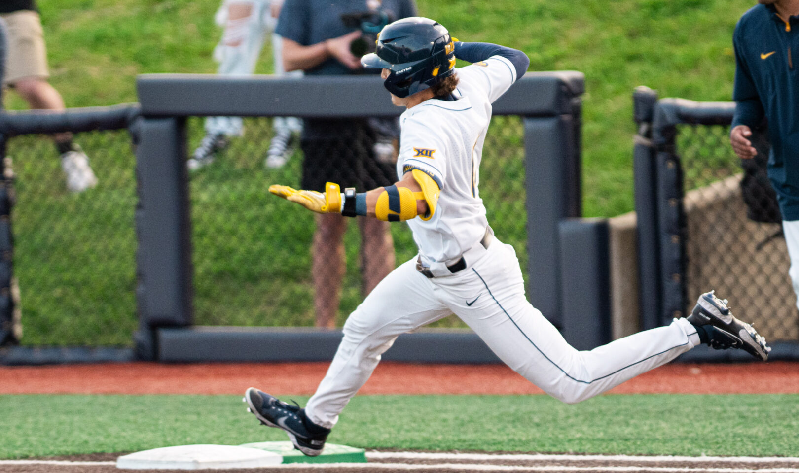 Familiar faces help WVU baseball to season-opening win over Georgia ...