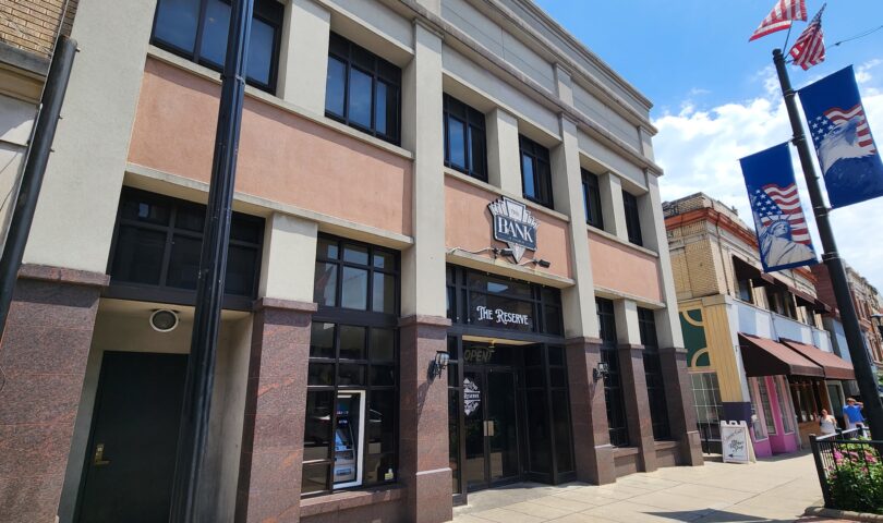 Curb a-peel: Yellow Banana bar and restaurant eyes High Street location ...