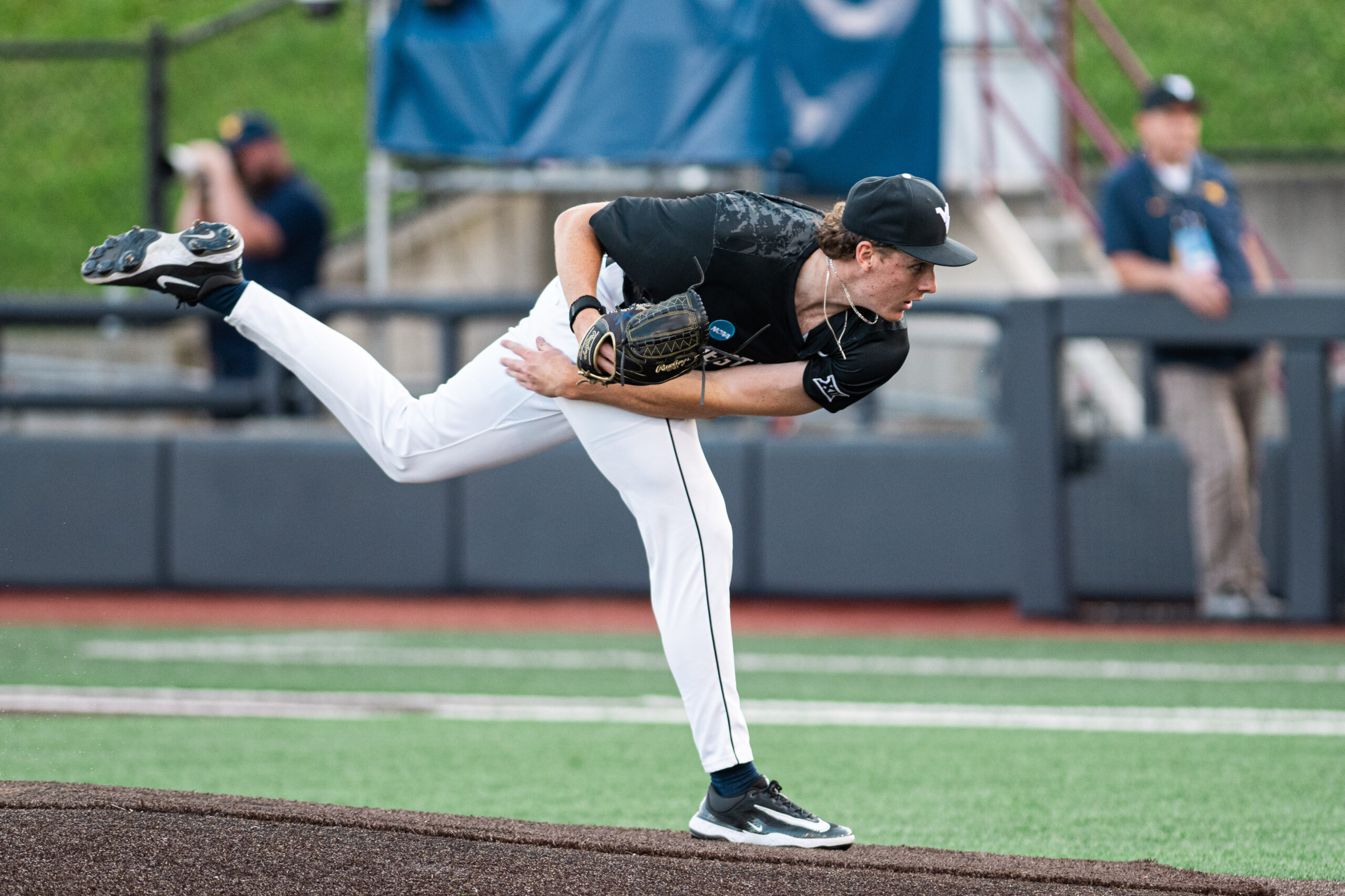 Dawson Montesa, rest of pitching staff throws everything it has to ...